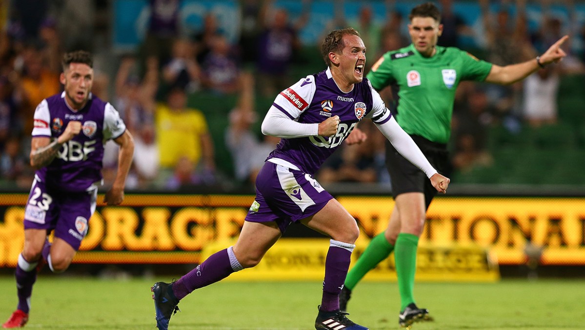 Star midfielder pens long-term deal - Perth Glory
