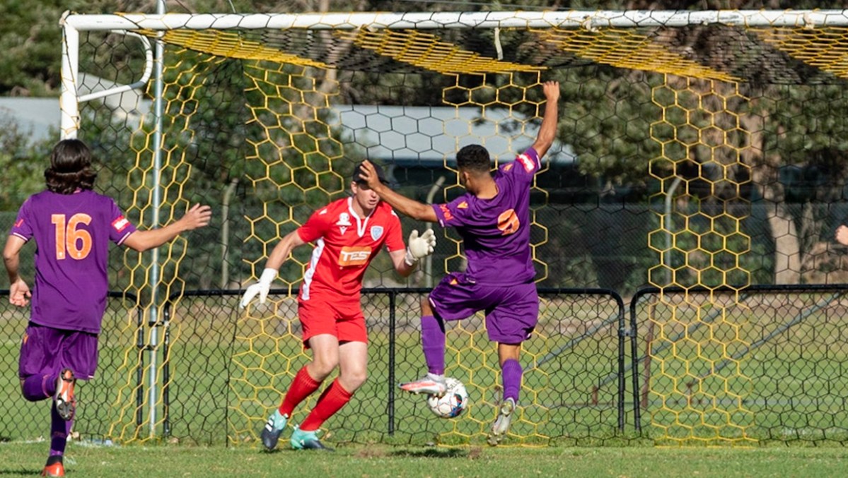 Bafford brace seals battling point - Perth Glory