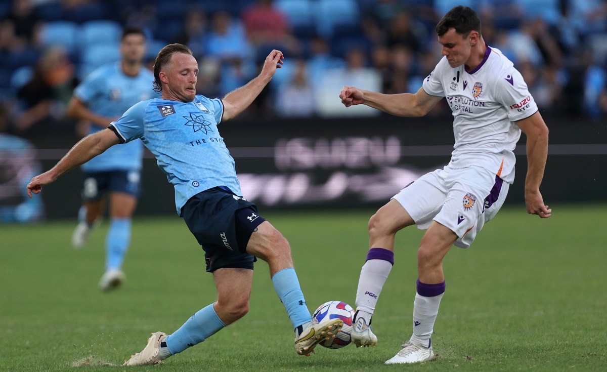 Midfielder Donnell heading to English Premier League - Perth Glory