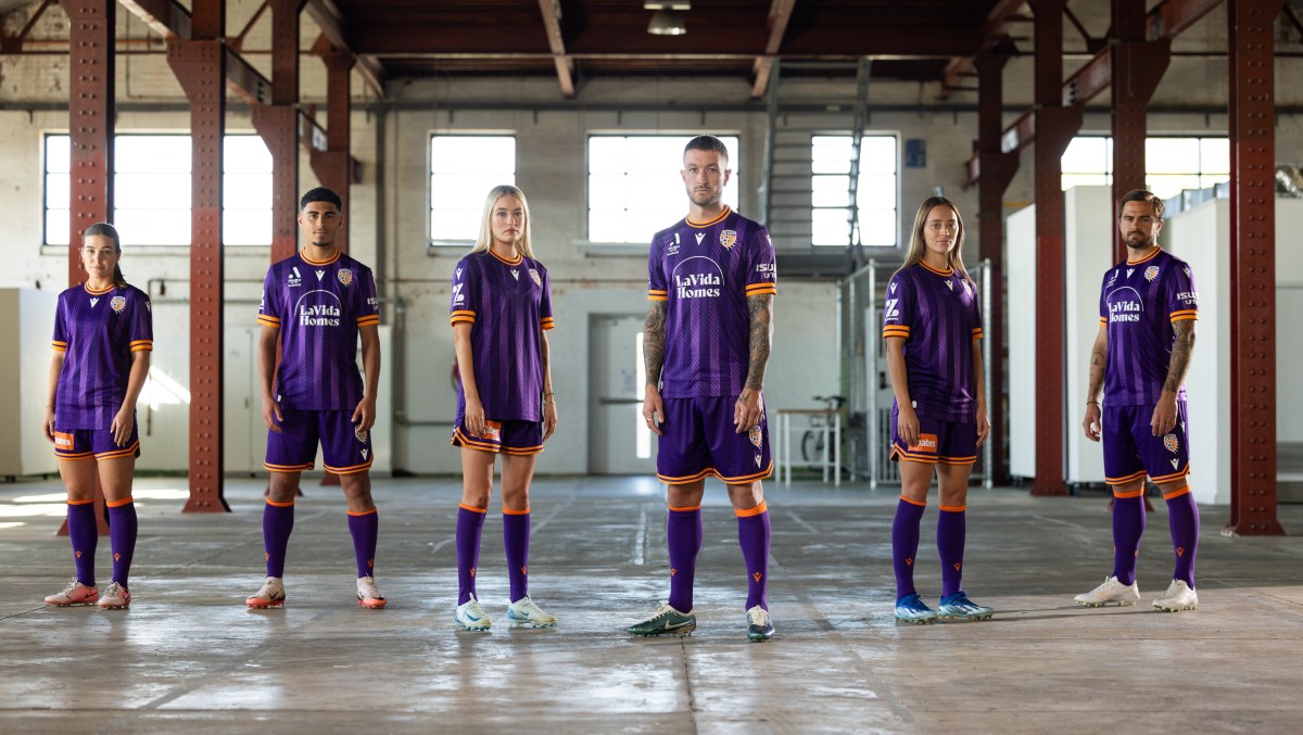 New Glory era reflected in stunning 2024/25 Macron home kit - Perth Glory